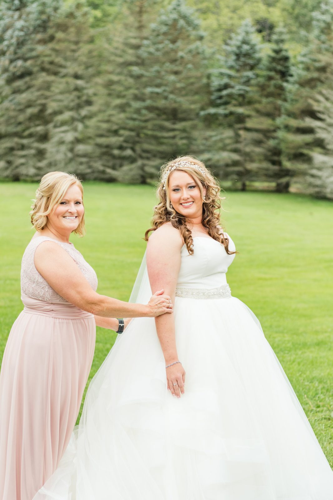 TYLER + JACIE - elizabethbehanphotography.com