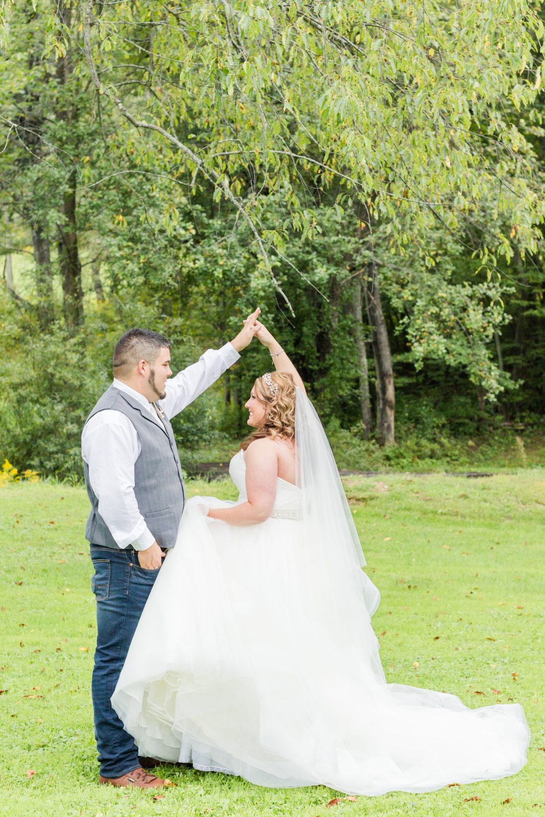 TYLER + JACIE - elizabethbehanphotography.com