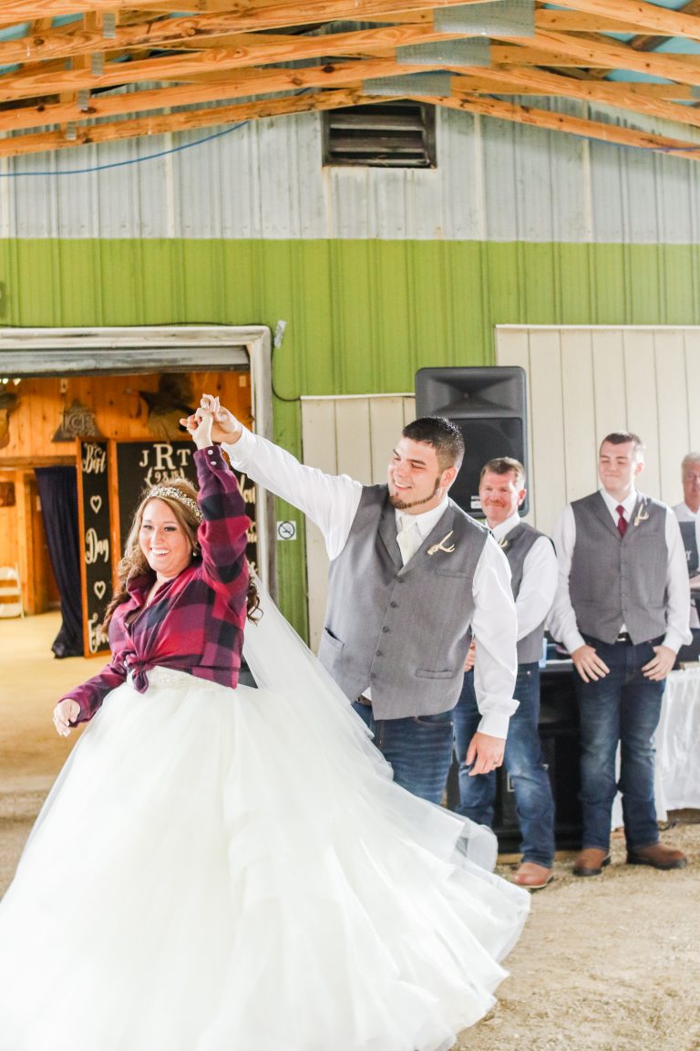 TYLER + JACIE - elizabethbehanphotography.com