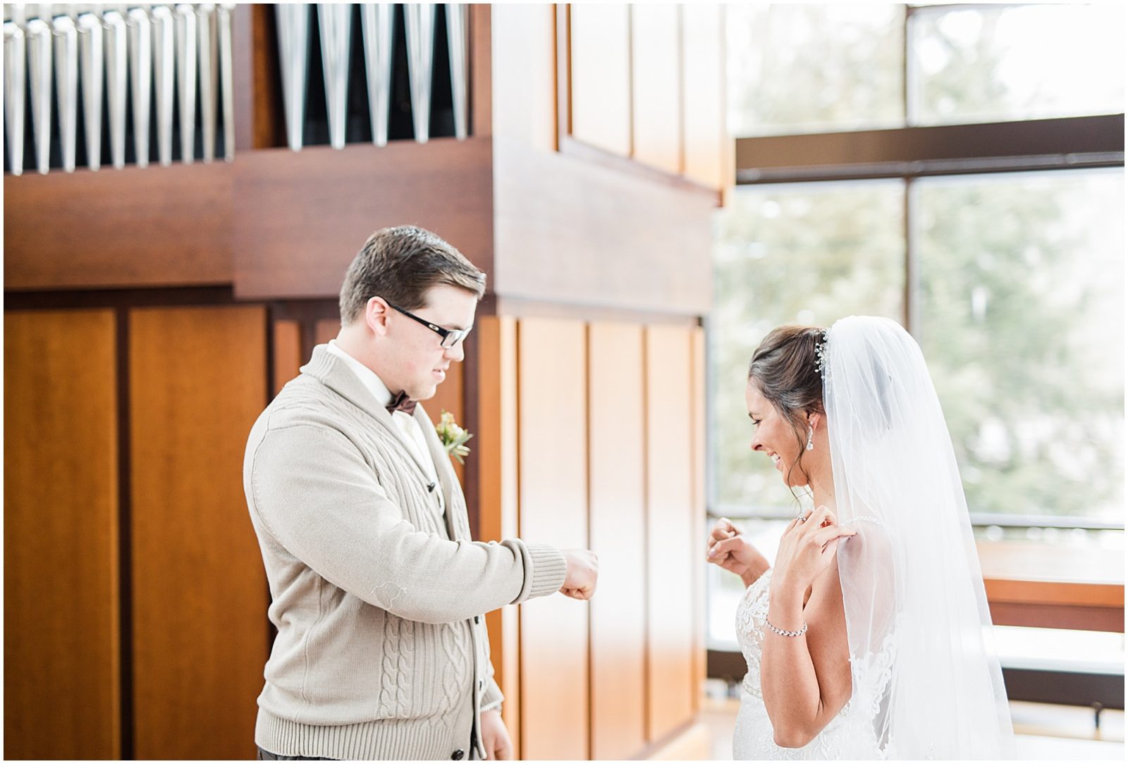 A Winter Wedding At Pitt Chapel in Pennsylvania ...