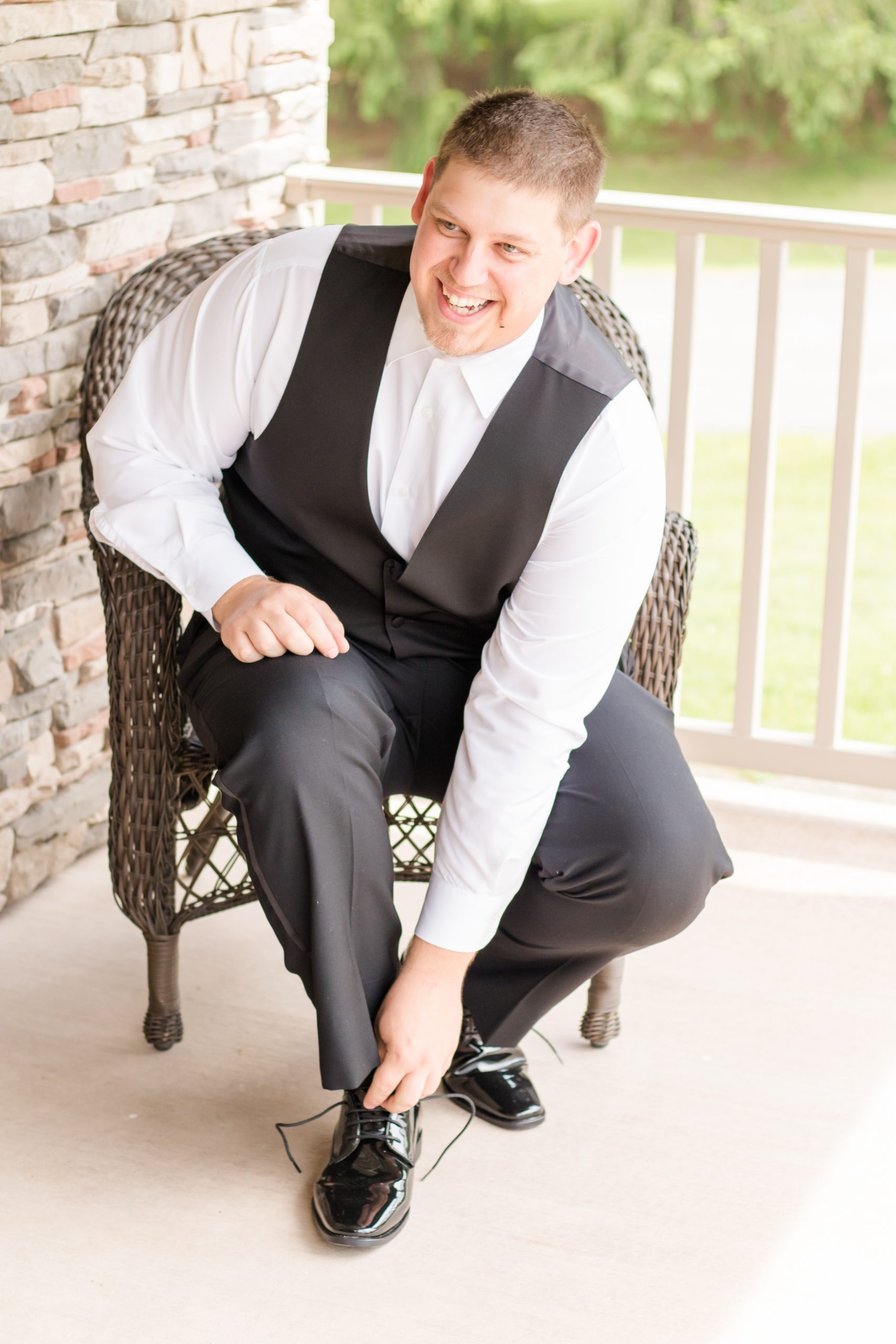 5 TIPS FOR THE GROOM ON HIS WEDDING DAY - elizabethbehanphotography.com